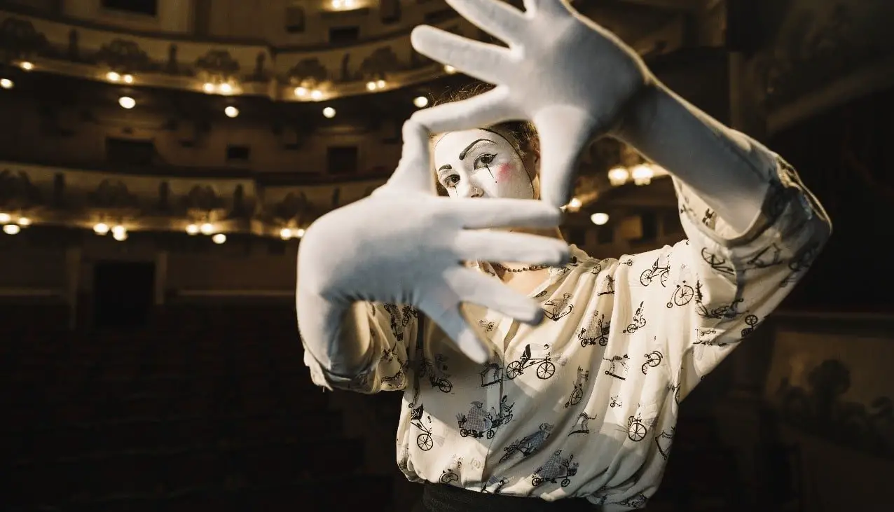 Artes escénicas: concepto, historia, características y personajes ...